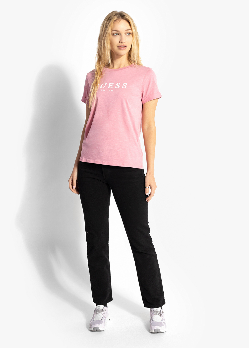 Damen T-Shirt Guess ES SS GUESS 1981 ROLL CUFF TEE - 18,99 € - Sneaker Peeker - Größte Rabatte ...